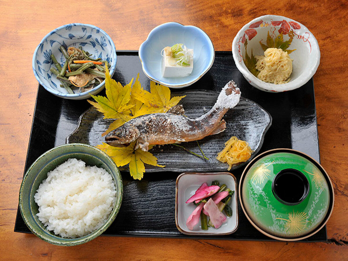 Satoyama Tour Suganuma Village with Gokayama Gozen | Japan Food Guide ...